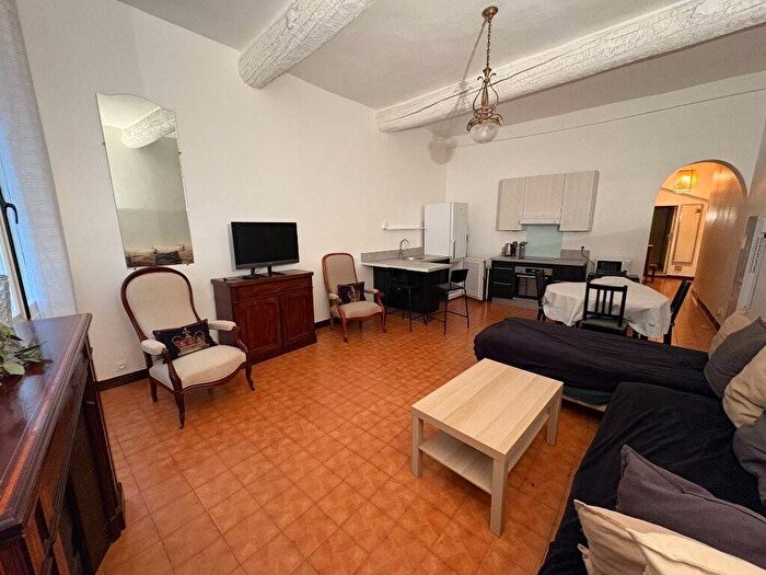 Appartement à louer - Vieux-Nice - 4 pièces - 3 chambres