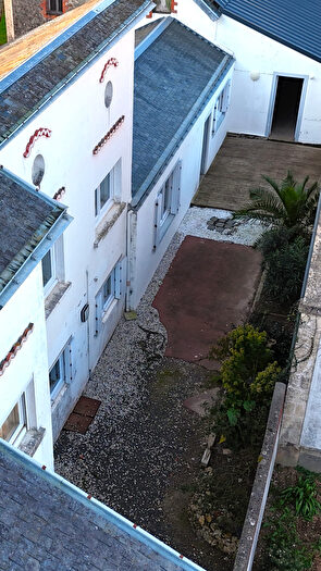 Maison à vendre - Coëx - 9 pièces - 5 chambres