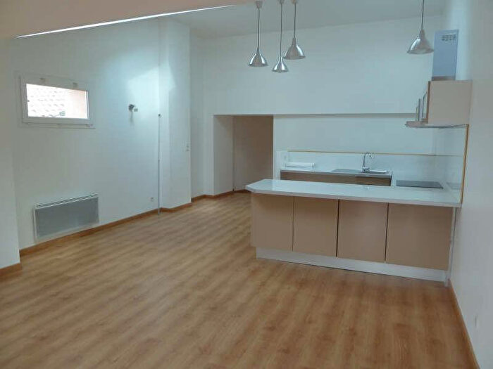 Appartement à louer - Lachapelle-sous-Aubenas - 3 pièces - 2 chambres