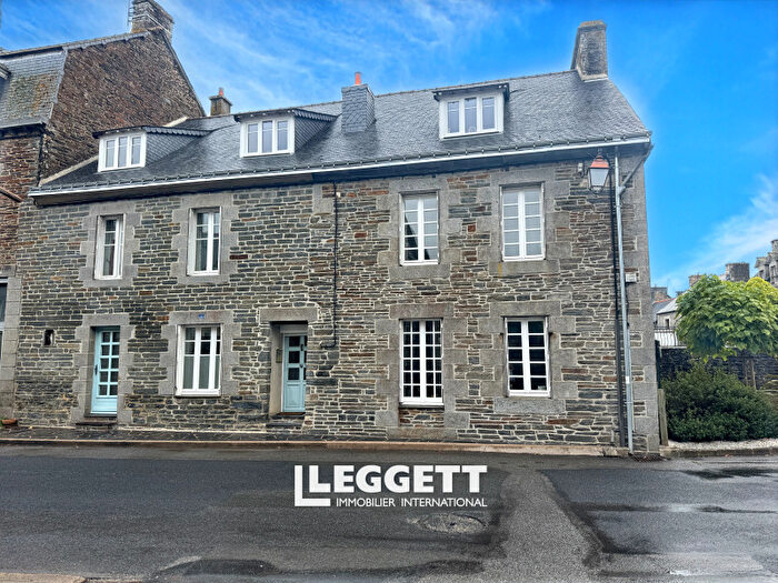 Gouarec : Maison 9 pièces à vendre