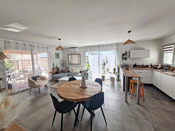 Maison à vendre - Salles - 4 pièces - 3 chambres