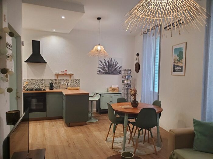 Appartement à vendre - Salon-de-Provence, Centre-ville - 2 pièces - 1 chambre