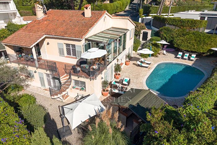 Maison à vendre - Antibes, Juan-les-Pins, Le Cap - 6 pièces - 5 chambres
