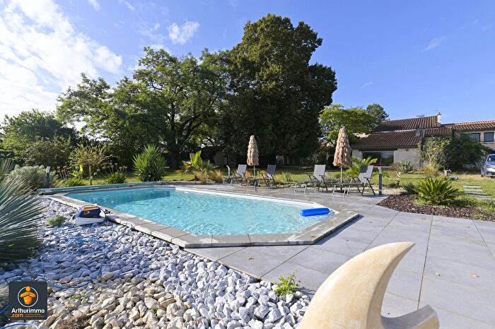 Maison à vendre - La Rochénard - 9 pièces - 7 chambres