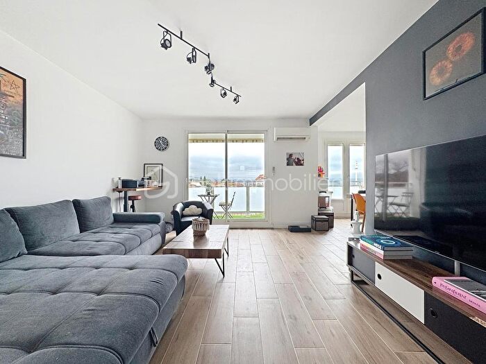 Appartement à vendre - Rognac - 4 pièces - 2 chambres