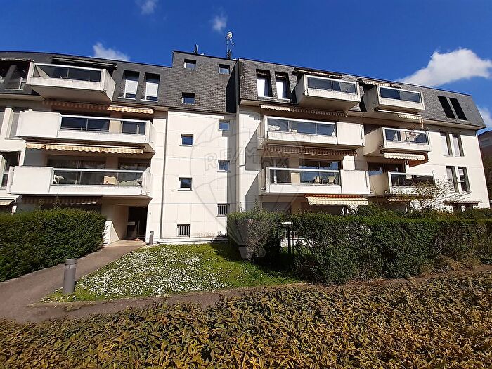 Appartement à vendre - Fontainebleau, France, Joffre - 3 pièces - 2 chambres