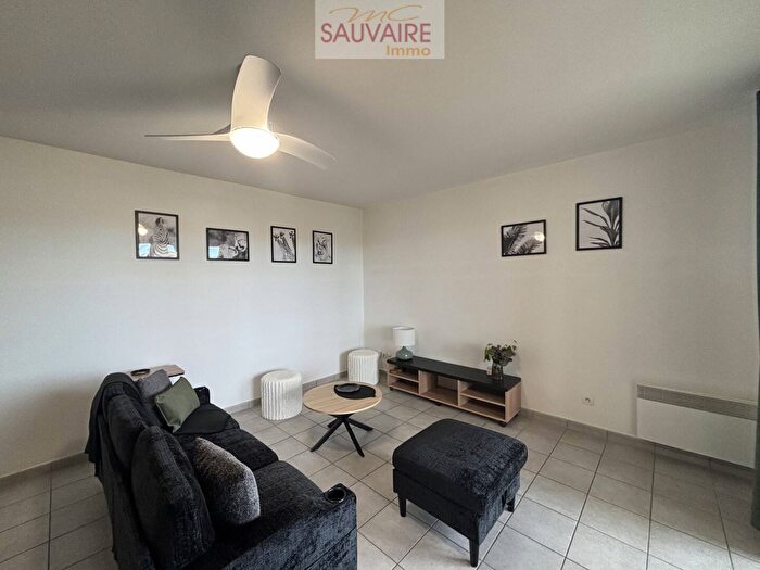 Appartement à louer - Haut Vernet-Moyen Vernet, Perpignan - 3 pièces - 2 chambres