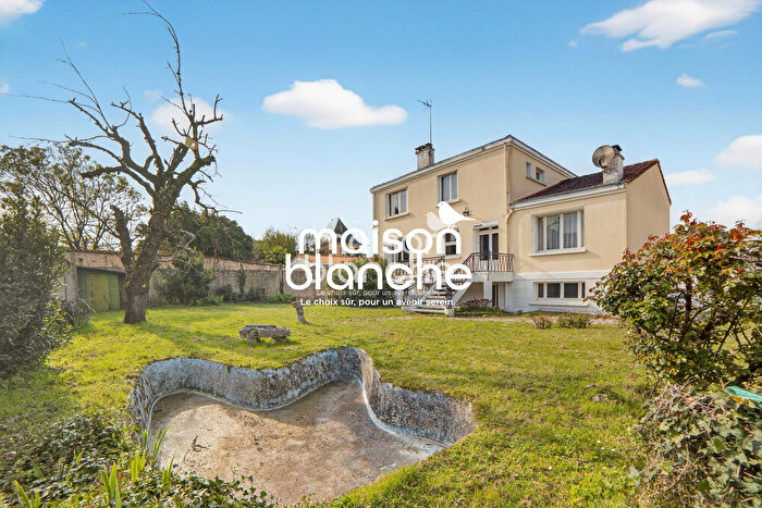 Maison 6 pièces à vendre à Saint-Maixent-lécole