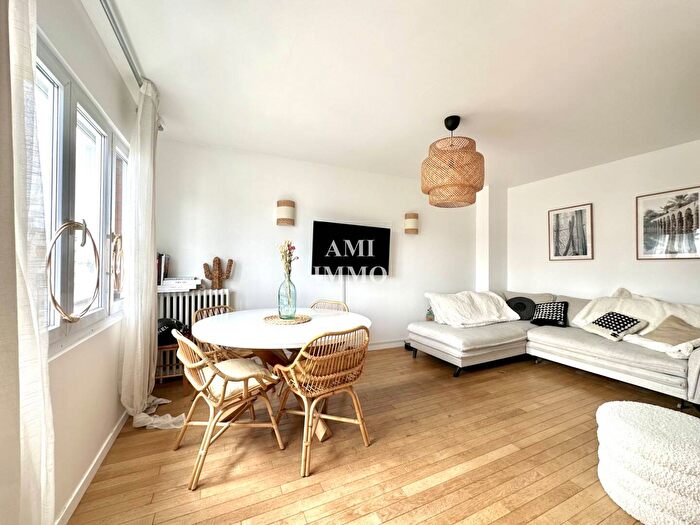 Appartement à louer - Roissys, Chatillon - 3 pièces - 2 chambres