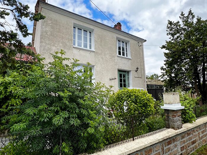 Maison à vendre - Saint-Léger-Magnazeix - 9 pièces - 3 chambres