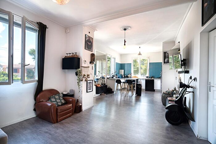 Maison à vendre - Vaulx-en-Velin, Le Pont des Planches - 5 pièces - 3 chambres