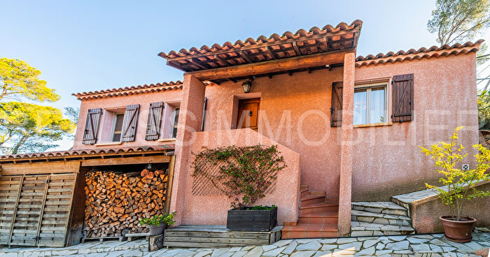 Maison à vendre - Saint-Étienne-du-Grès - 3 pièces - 2 chambres