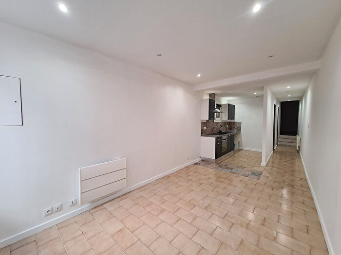 Appartement à louer - Carpentras - 3 pièces - 1 chambre