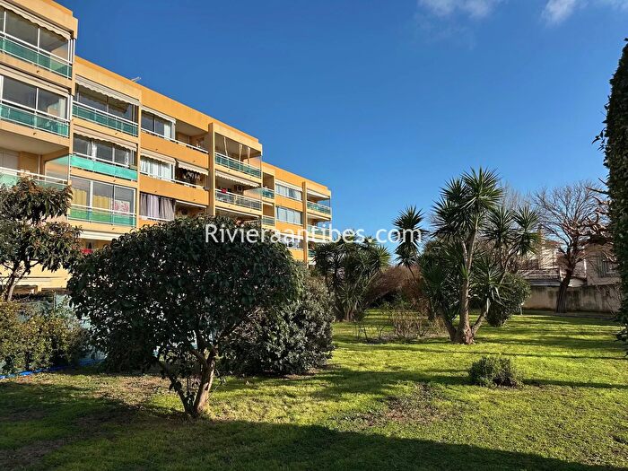 Appartement à vendre - Cagnes-sur-Mer, Le Cros de Cagnes, Les Vespins - 2 pièces - 1 chambre