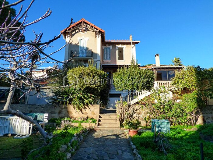 Maison à vendre - Sainte-Maxime, Centre-ville, Pléiades - 5 pièces - 2 chambres