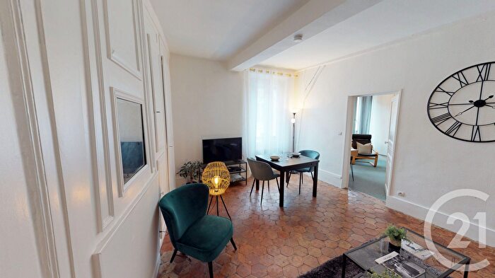 Appartement à louer - Fontainebleau, Centre-ville - 2 pièces - 1 chambre