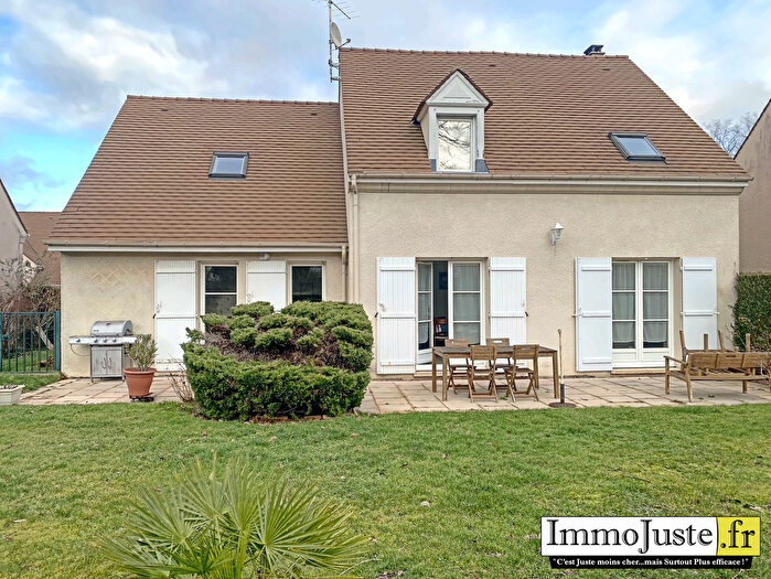 Maison à vendre - Saint-Rémy-lHonoré - 7 pièces - 4 chambres