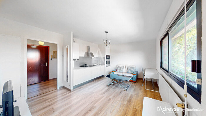 Maisons à vendre et appartements à louer - 1