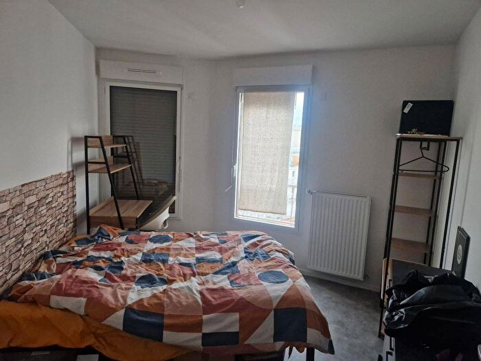 Appartement à louer - Bobigny - 3 pièces - 2 chambres