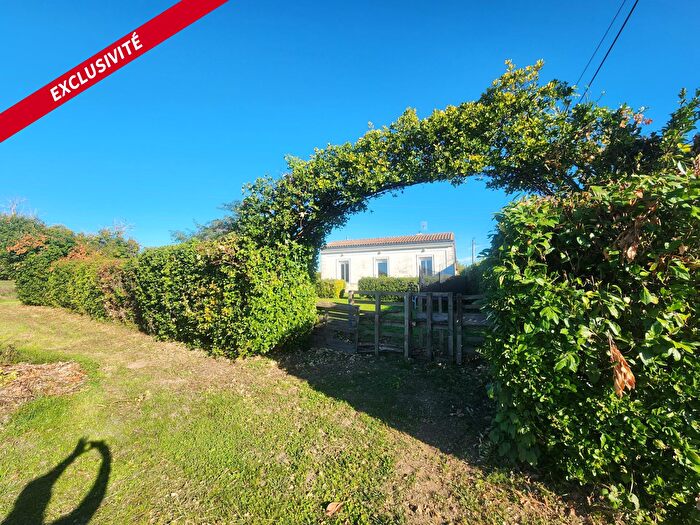 Maison à vendre - Tauriac - 2 pièces - 1 chambre