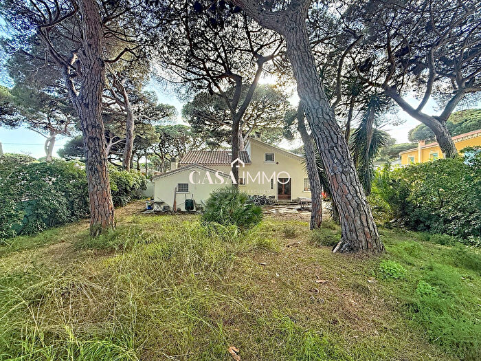 Maison à vendre - Hyères, Port - 7 pièces - 6 chambres