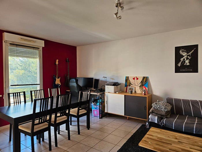 Centre Ville Est, Bourgoin-Jallieu : Appartement 3 pièces à louer