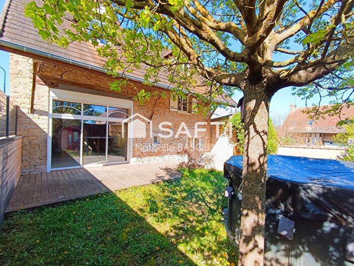 Maison à vendre - Jully-lès-Buxy - 6 pièces - 4 chambres