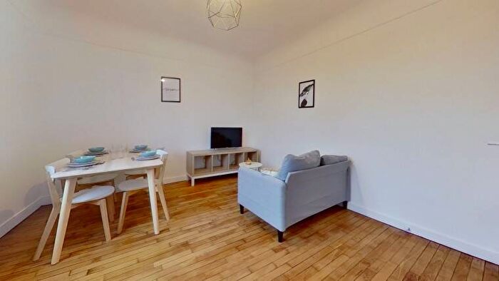 Appartement à louer - Rive de Seine Sud Est, Melun - 3 pièces - 2 chambres