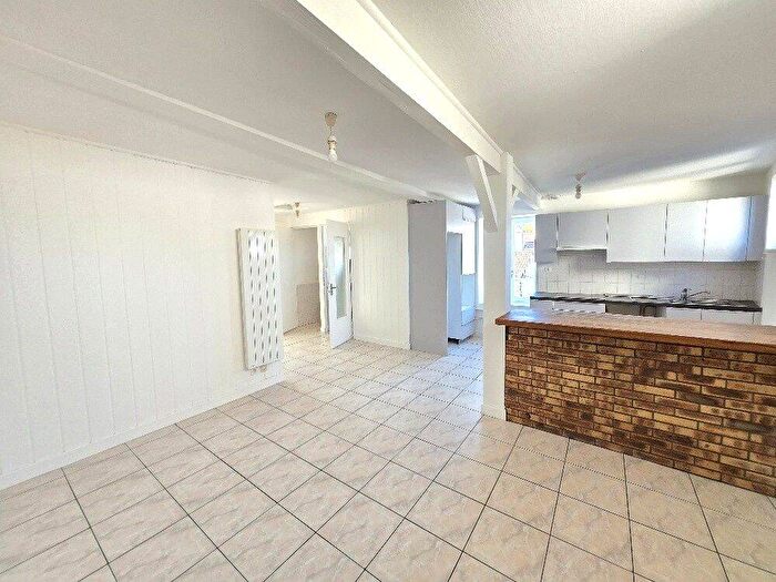 Zone Centrale, Chaponost : Appartement 3 pièces à louer