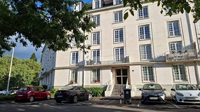 Appartement 5 pièces à Les Fontaines, Tours, à louer