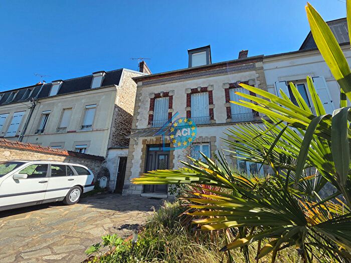 Mantes-la-Jolie, Centre-ville : Maison 8 pièces à vendre