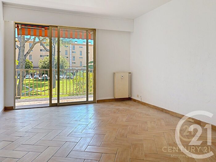 Peymeinade - Appartement 1 pièce à louer