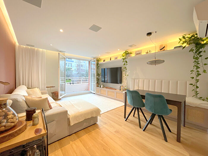 Appartement à louer - Puteaux, Centre-ville - 3 pièces - 2 chambres