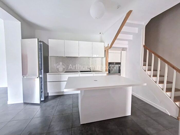 Maison à louer - Clermont-Ferrand, Jaude, Fontgiève Saint-Alyre - 5 pièces - 4 chambres