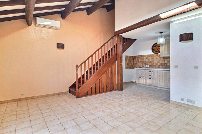 Appartement à louer - Trans-en-Provence - 3 pièces - 1 chambre