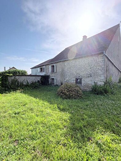 Lons-le-Saunier : Maison 3 pièces à vendre