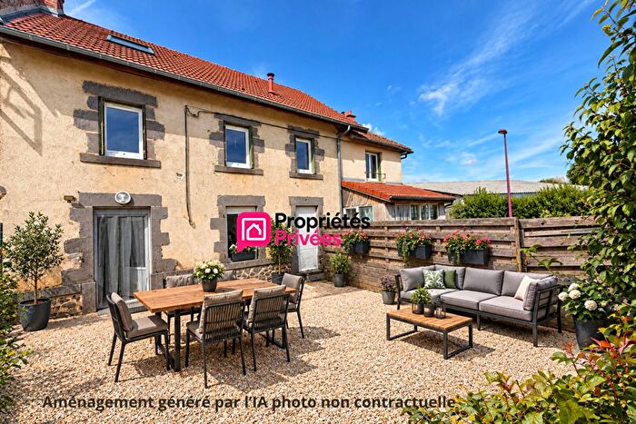 Maison 8 pièces à Saint-Ours, à vendre