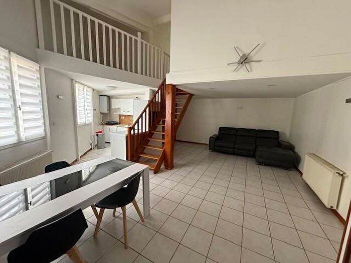 Appartement 3 pièces à louer à Bord-de Osaone, Fontaines-sur-Saône
