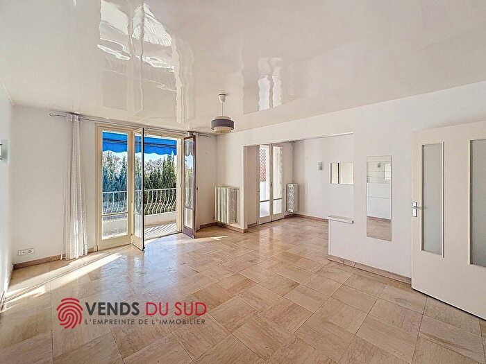 Appartement à louer - Du Guesclin, Beziers - 3 pièces - 2 chambres