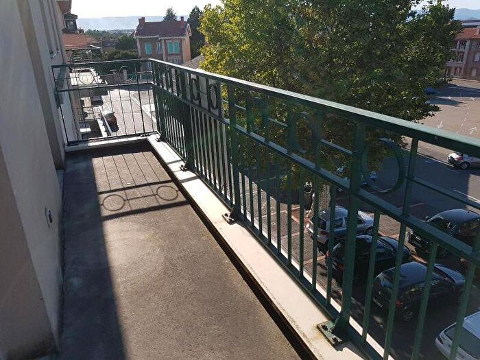 Appartement à louer - Grande Couronne, Saint-Just-Saint-Rambert - 3 pièces - 2 chambres