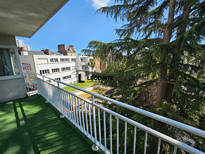 Appartement à vendre - Quartiers Centre, Saint-Hélier, Gare - 4 pièces - 3 chambres