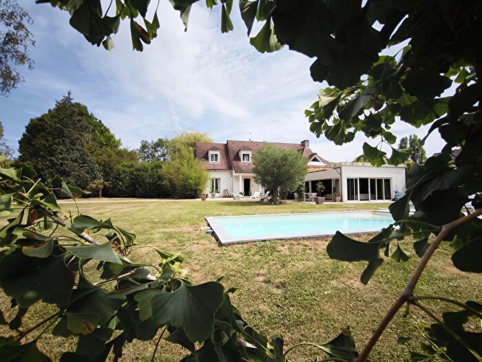 Maison 8 pièces à vendre à Santeny