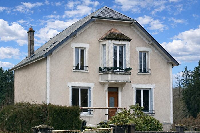 Maison à vendre - Bugeat - 6 pièces - 4 chambres