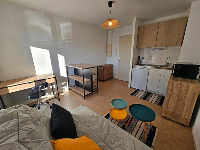 Appartement à louer - Madeleine-Saint Léonard-Justices, Angers - 1 pièce