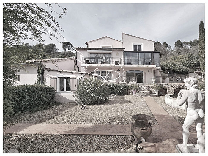 Maison à vendre - Entrecasteaux - 9 pièces - 7 chambres