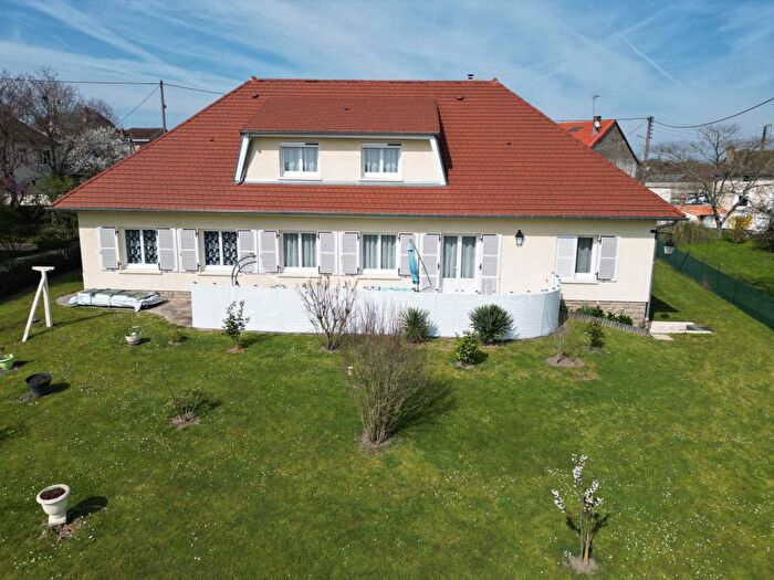 Maison à vendre - Bellac - 10 pièces - 8 chambres