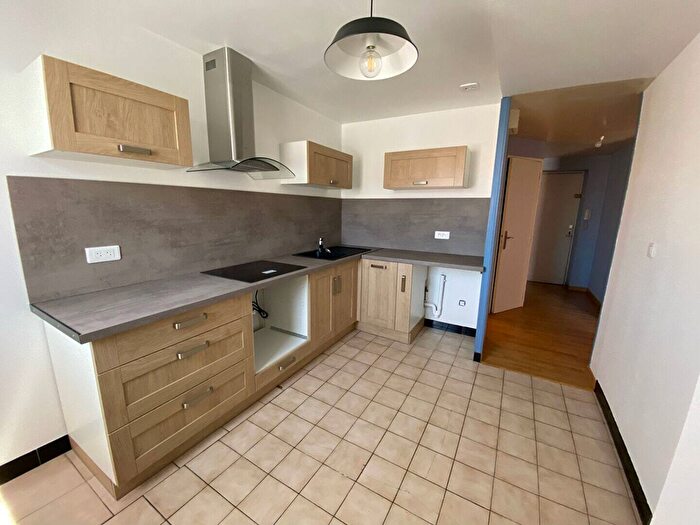 Appartement à louer - Centre Ville Nord, Rochefort - 3 pièces - 2 chambres