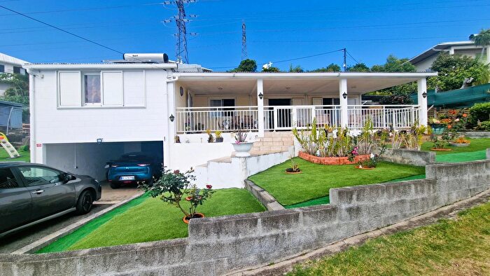 Maison à vendre - Saint-Denis, Bois de Nèfles, Sainte-Clotilde - 4 pièces - 3 chambres