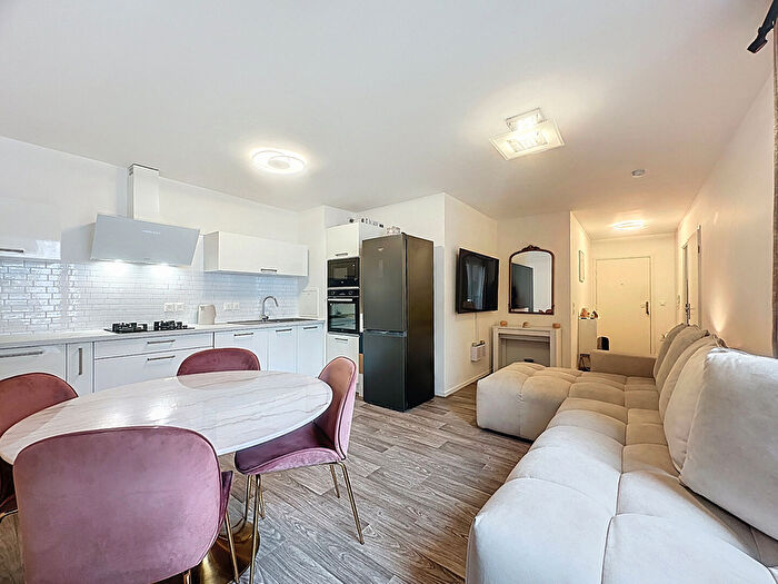 Appartement à vendre - Trappes, Centre-ville, Jaurès, Gare - 2 pièces - 1 chambre