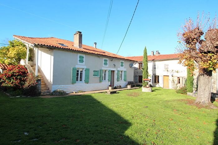 Maison à vendre - Cellefrouin - 10 pièces - 4 chambres